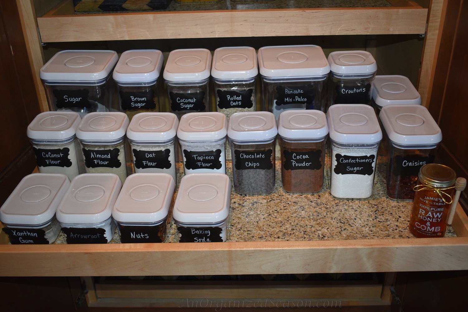 HOW TO ORGANIZE THE PANTRY - An Organized Season