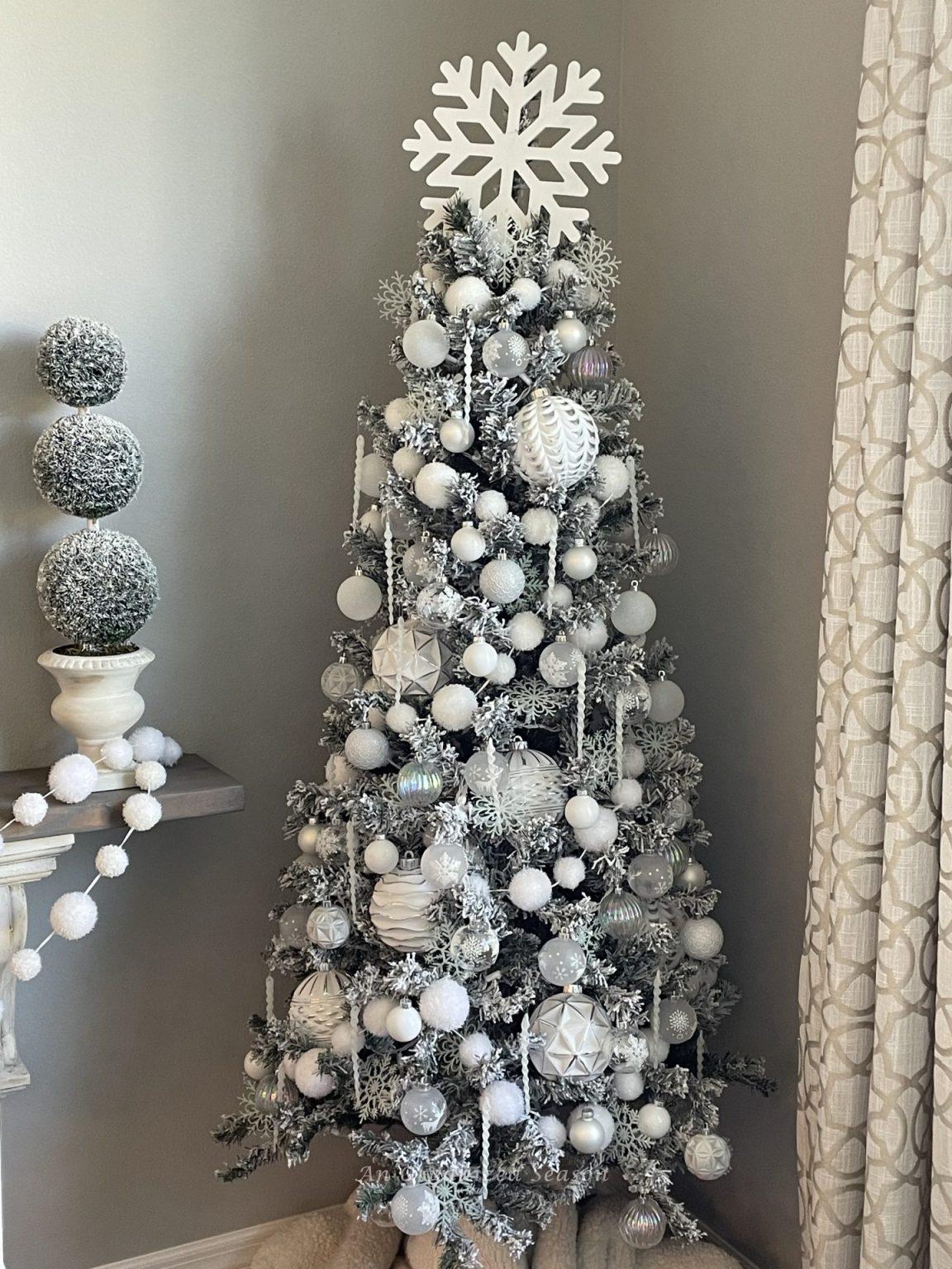 Make this Cheap but Cute Tree Topper - An Organized Season