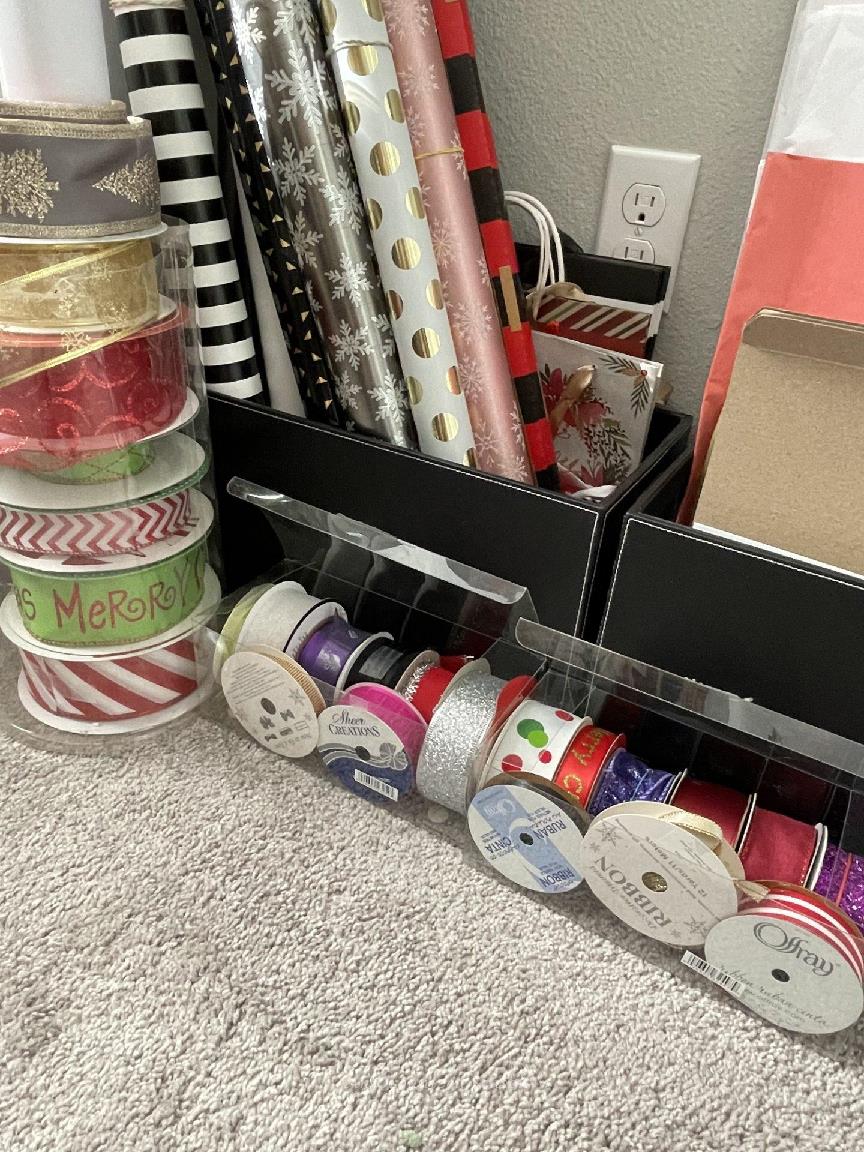 Make Christmas Easier with an Organized Gift Wrapping Station - An ...
