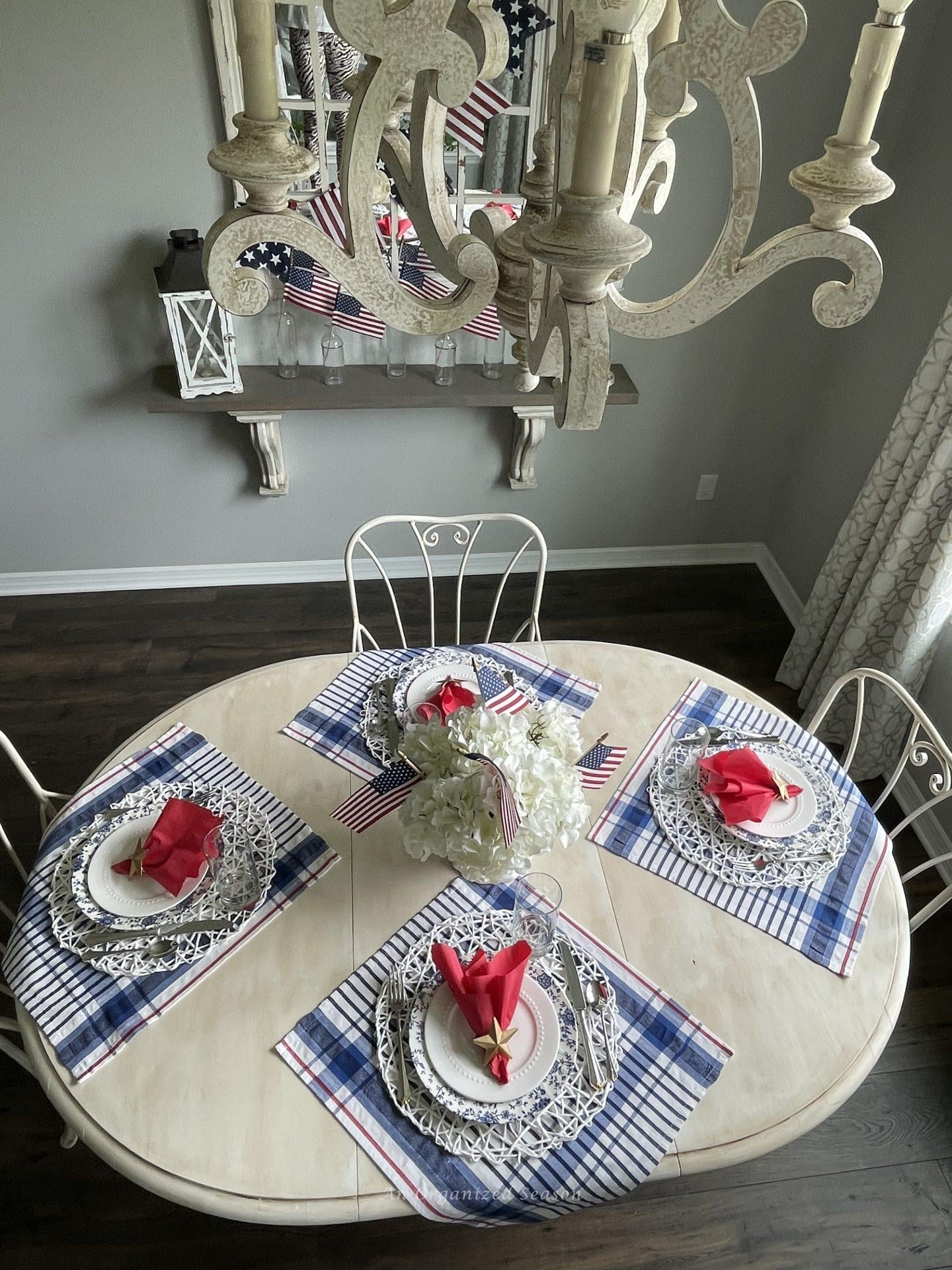 Set a Patriotic Table with These Simple Tips - An Organized Season
