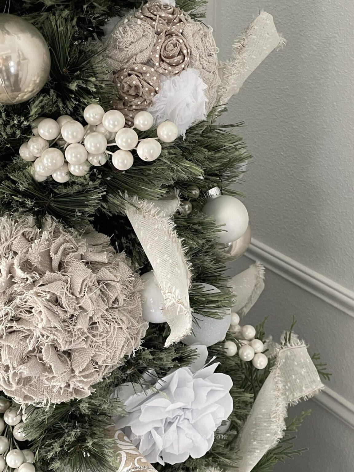 Neutral Christmas Decor Ideas to Create a Beautiful Space - An ...