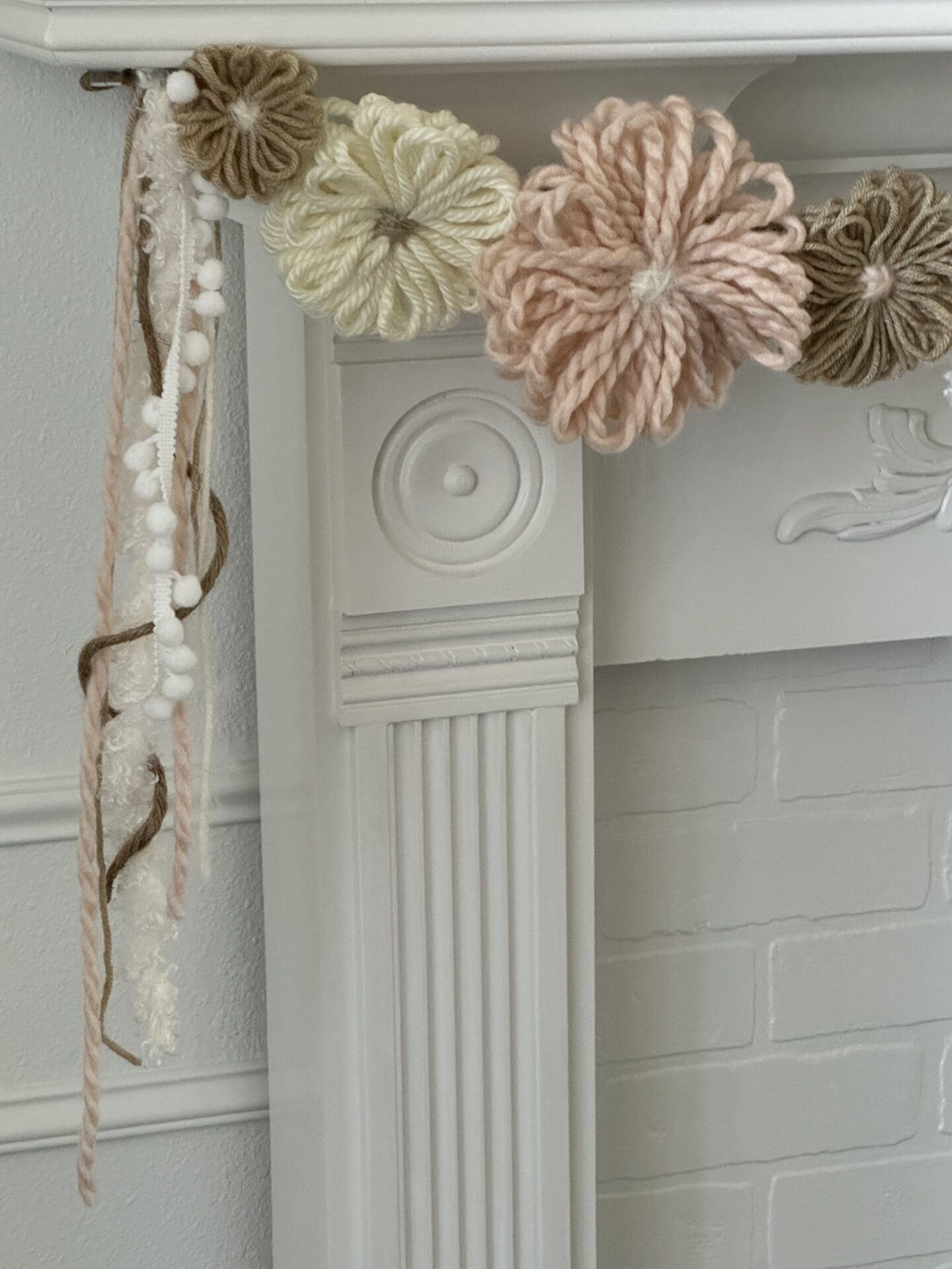 Create Beautiful Yarn Flowers to Decorate With - An Organized Season