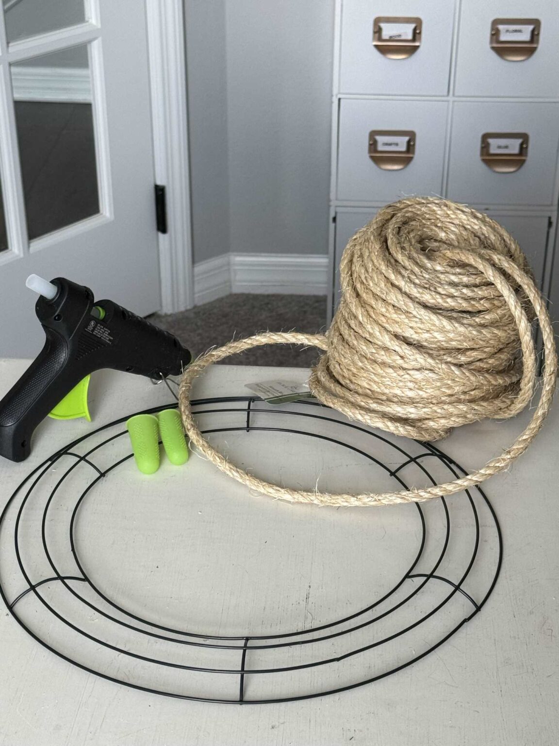 Simple DIY Rope Wreath With a Nautical Vibe - An Organized Season