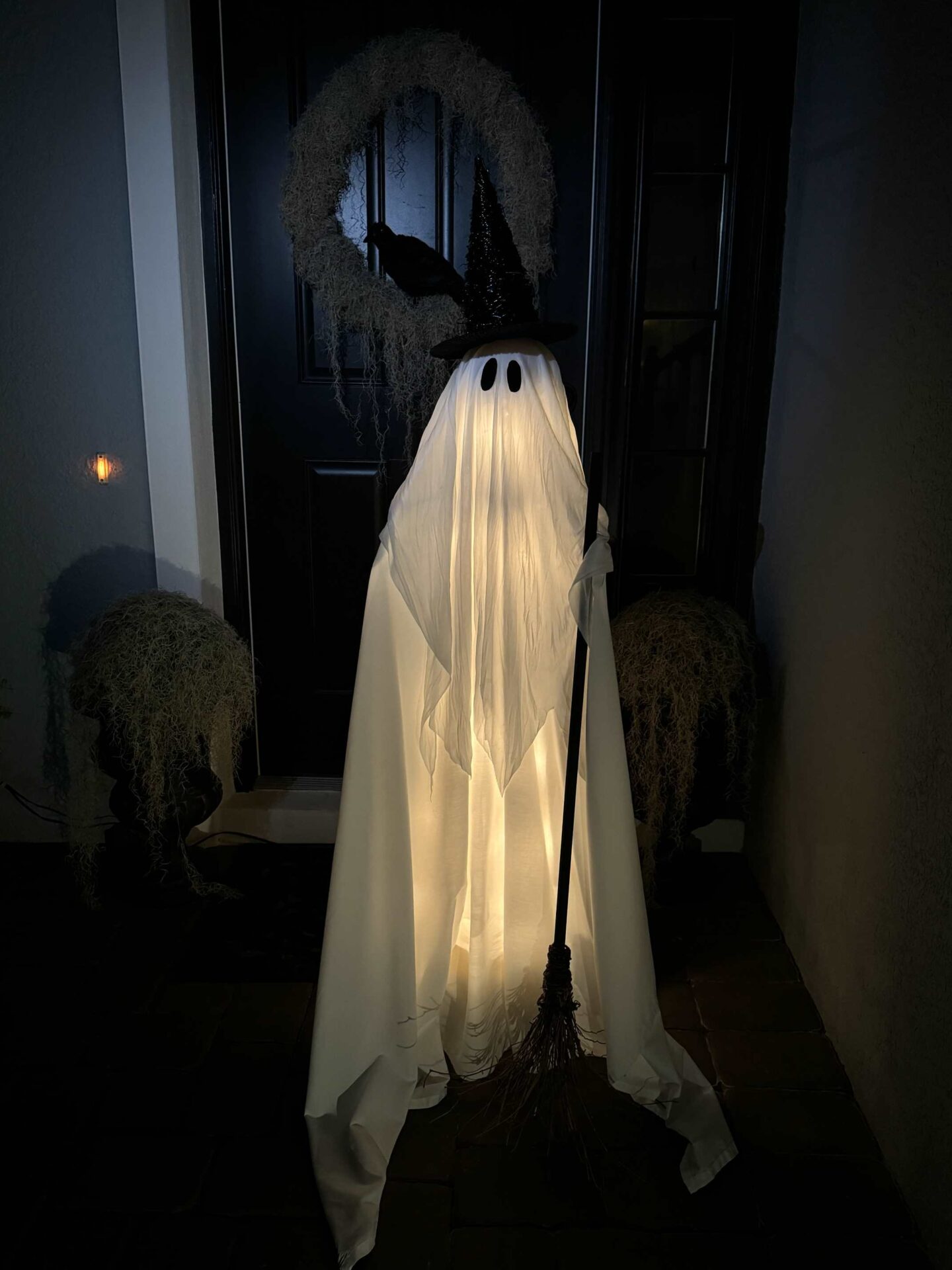 Dollar Tree to Pottery Barn-Inspired DIY Light Up Ghost - An Organized ...