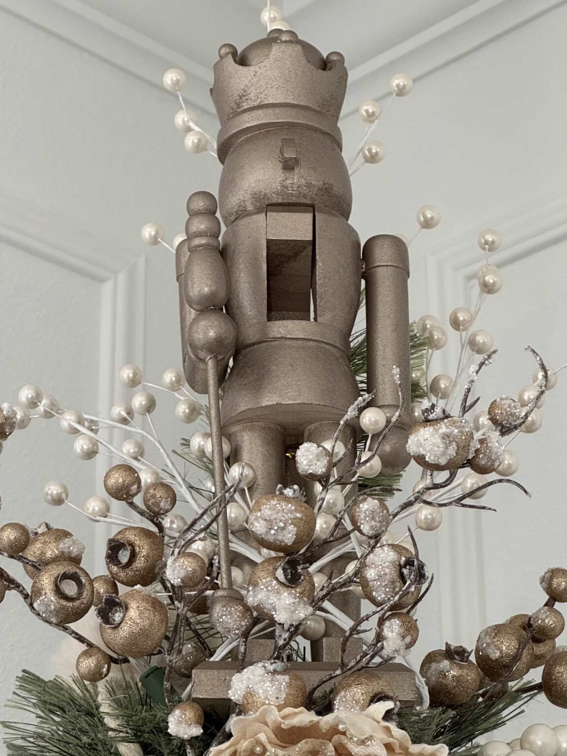 Nutcracker and Simple Holiday Decor Ideas - An Organized Season