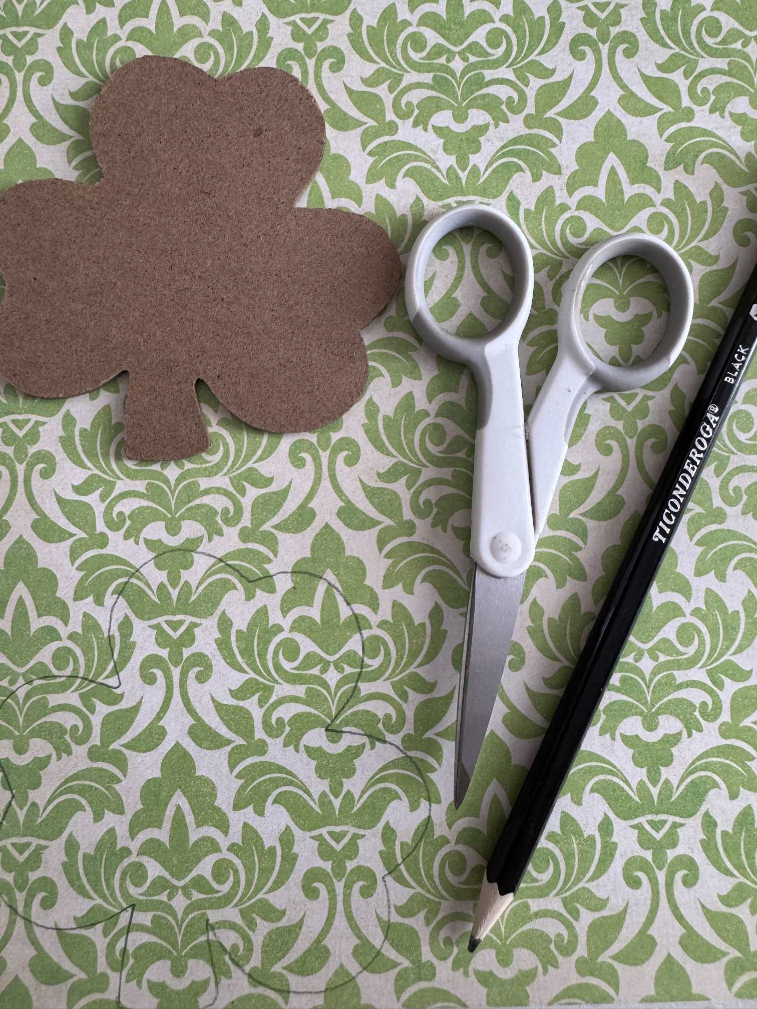 Quick and Easy Dollar Tree Shamrock Garland DIY - An Organized Season