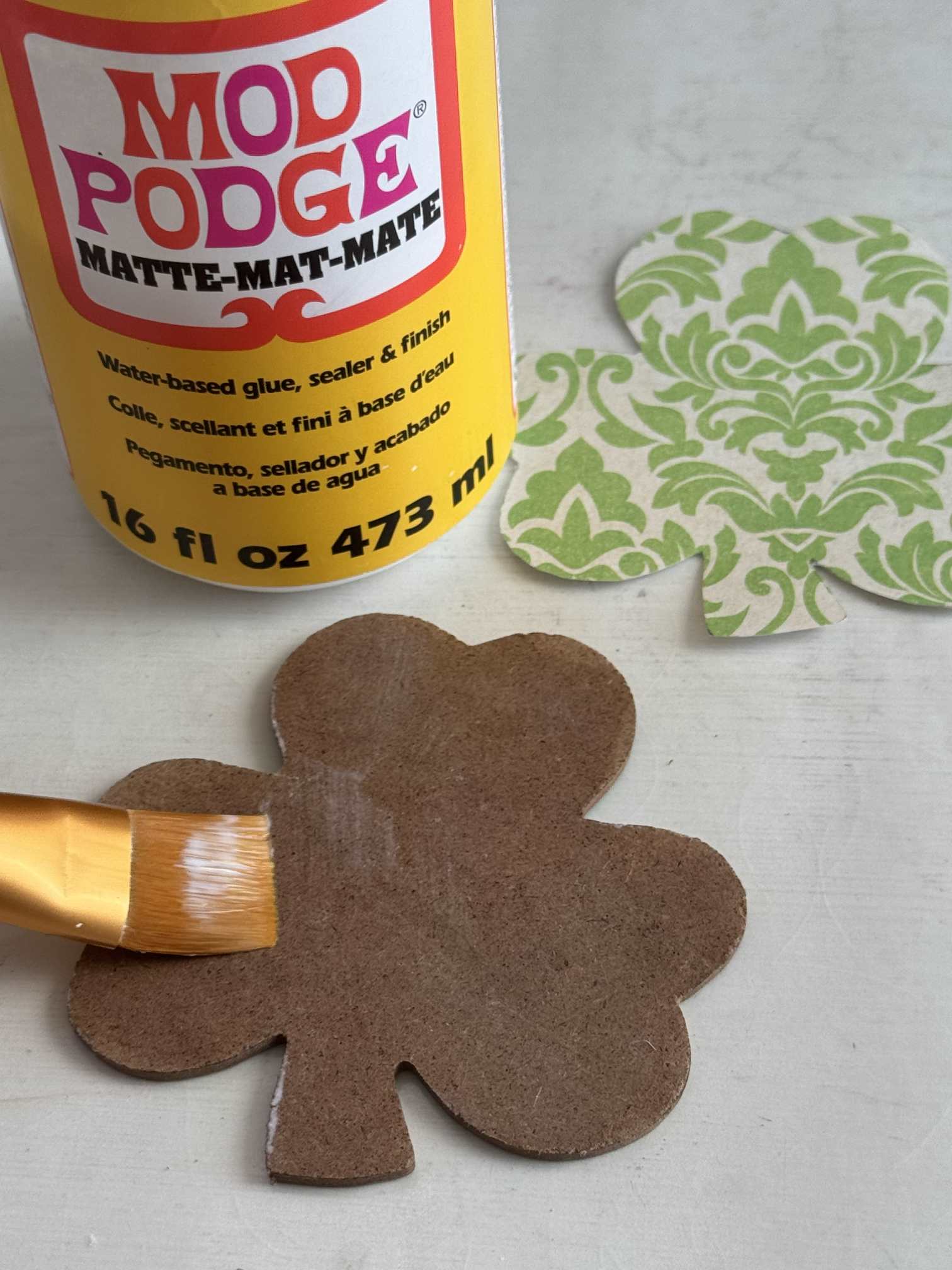 Quick and Easy Dollar Tree Shamrock Garland DIY - An Organized Season