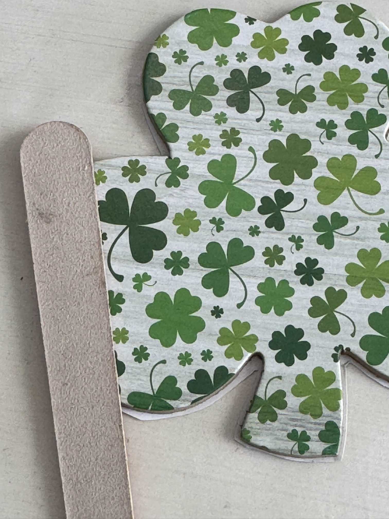 Quick and Easy Dollar Tree Shamrock Garland DIY - An Organized Season