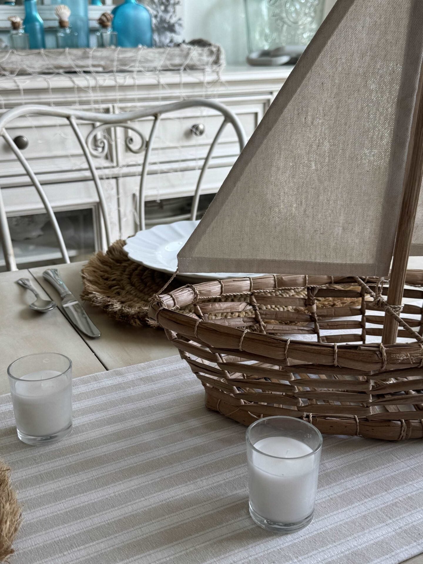 Create a Beautiful Nautical Table with These Easy Decor Ideas - An ...