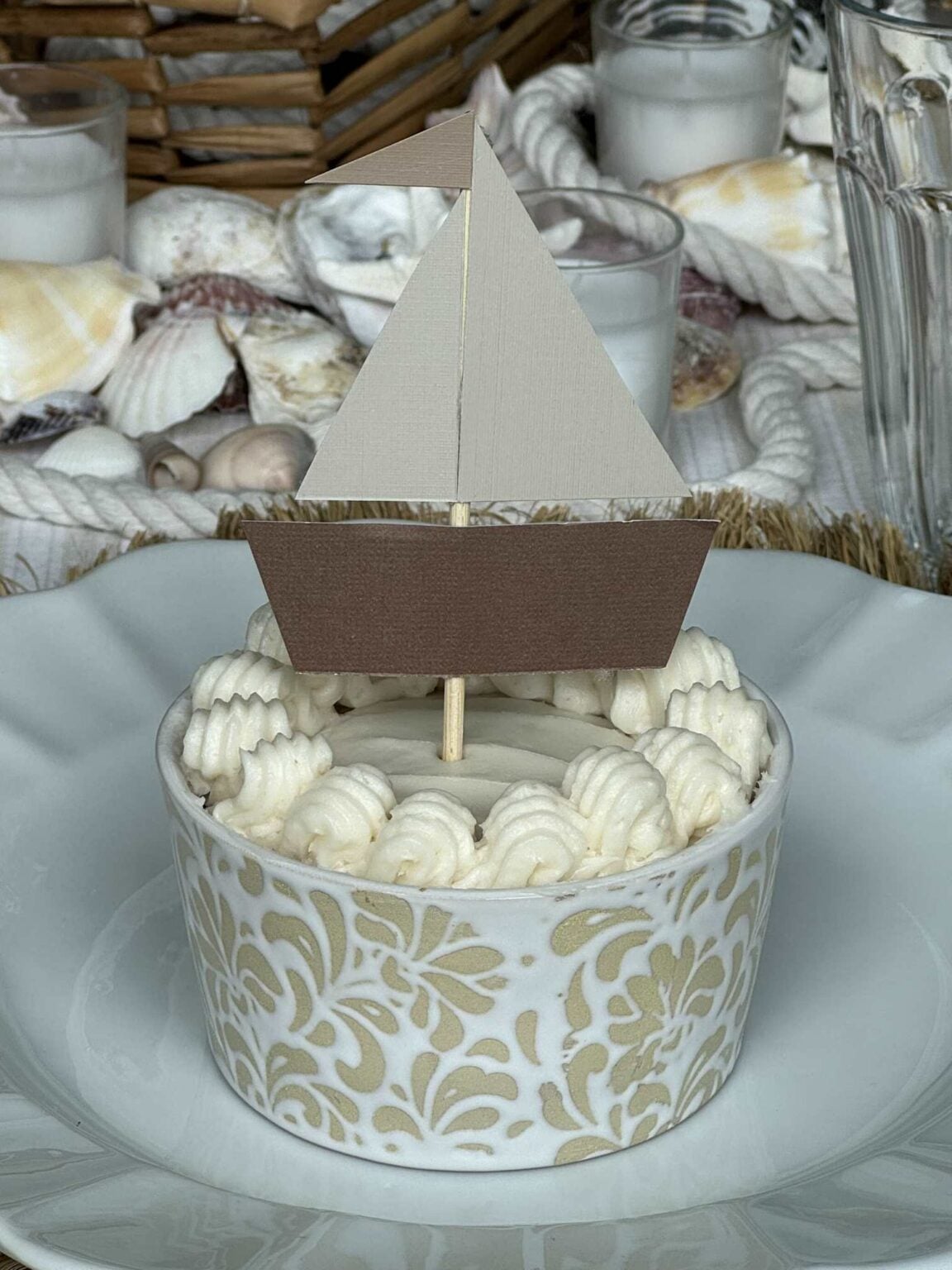 Create a Beautiful Nautical Table with These Easy Decor Ideas - An ...